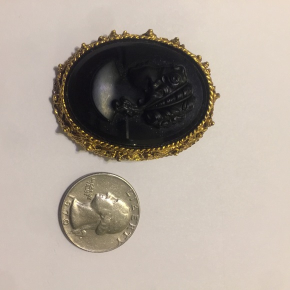 Vintage | Jewelry | Vintage Black Cameo Brooch | Poshmark